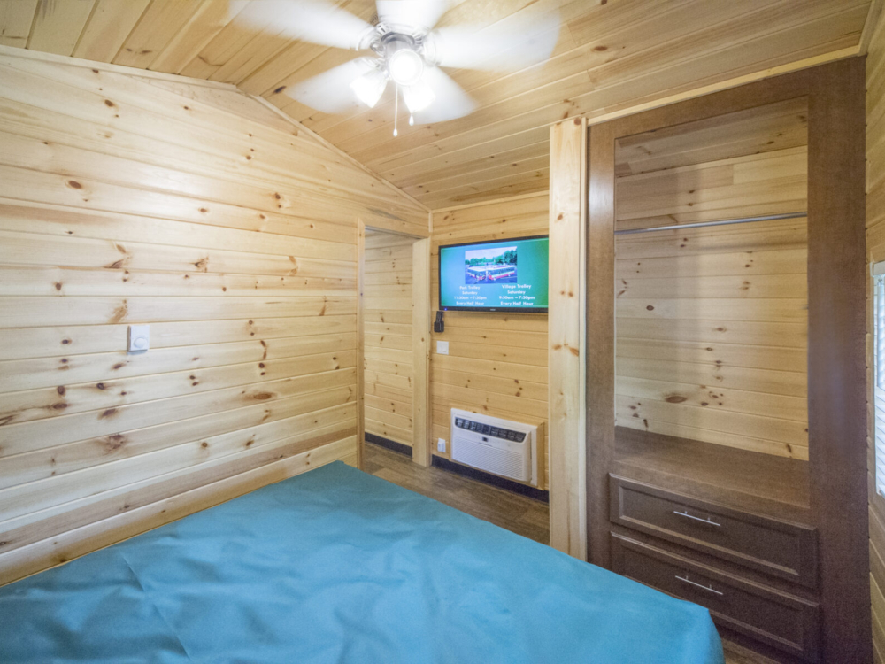 Cabins - Lake George RV Park